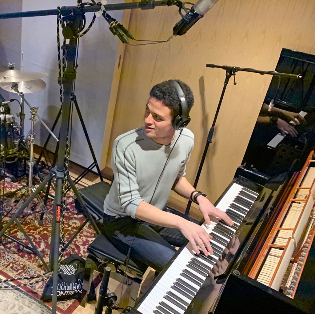 Microphone models and studio set up with Sontronics